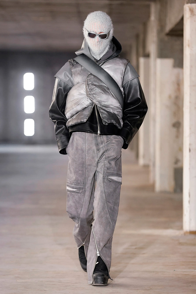 HELIOT EMIL - "CONNECTED FORMS" AW23 RUNWAY COLLECTION - Wrong Weather